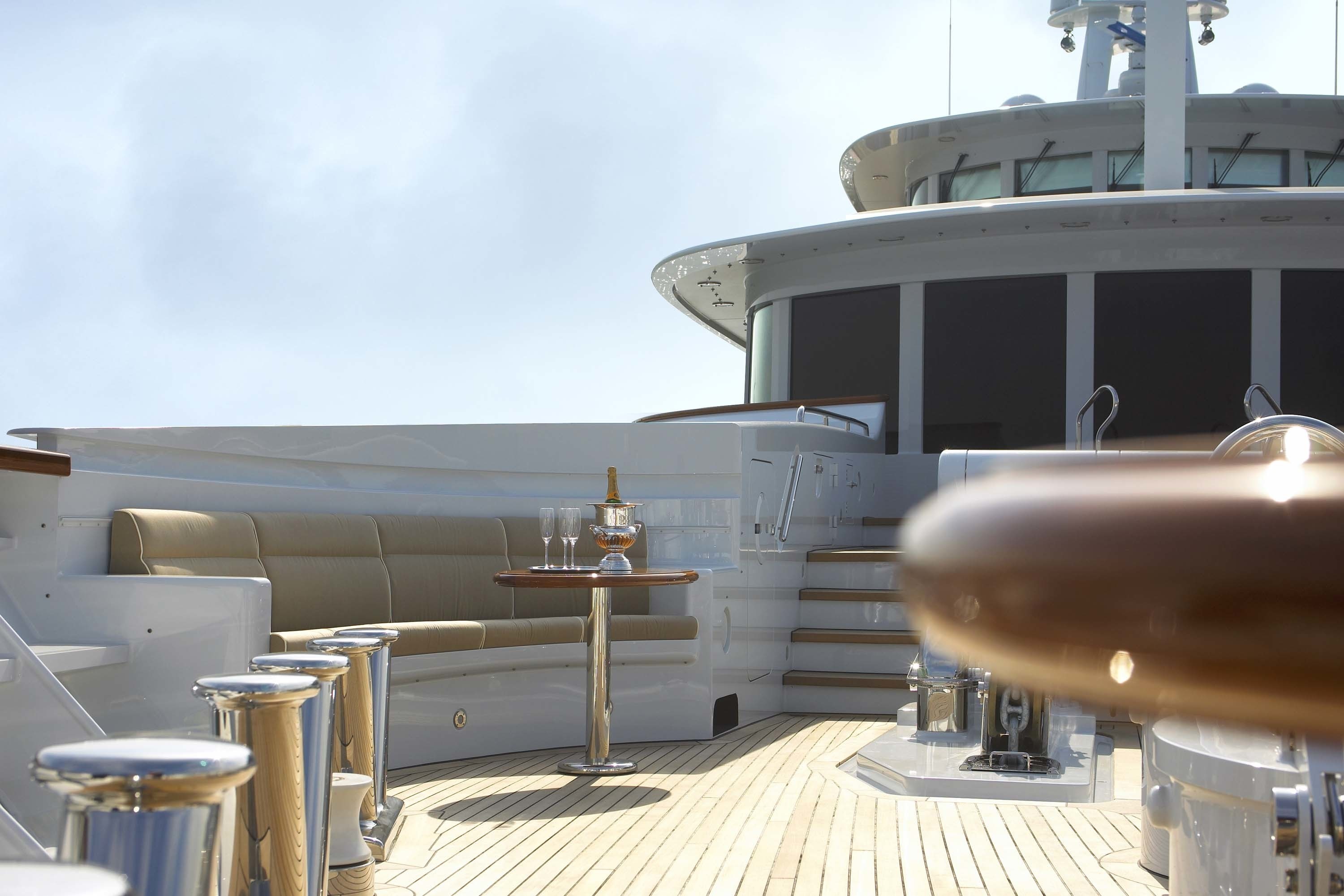 Yacht UTOPIA, Feadship | CHARTERWORLD Luxury Superyacht Charters